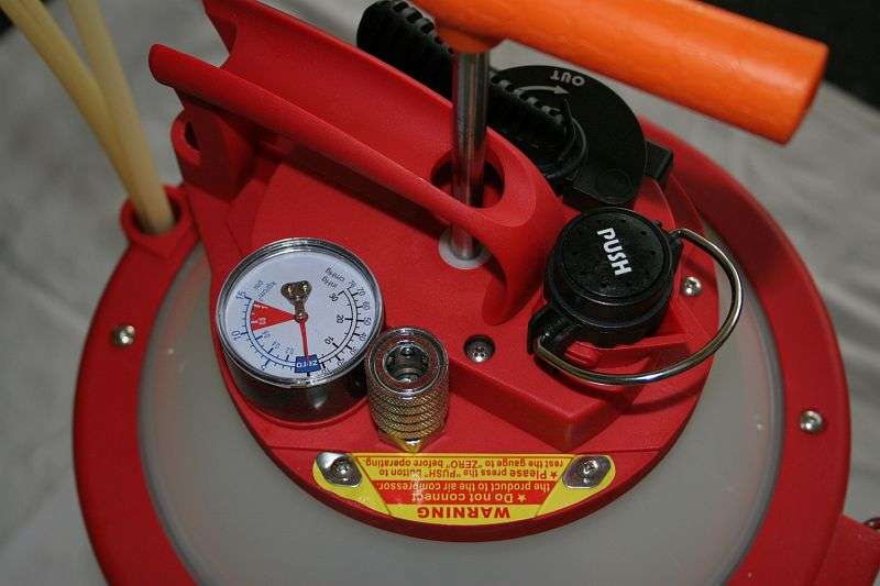 Busching Vakuum/Druckpumpe "Dracula" 18L inkl. 3 Sonden 6x4/7x5/10x8mm ...